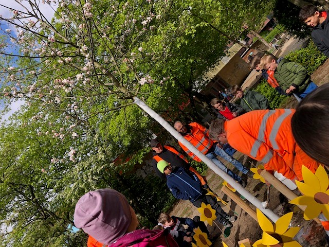 Ein Apfelbaum für Frau Meyer - Schule am Weidedamm